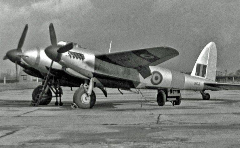 Half a Wing, One Engine: Mosquito Mark VI's Daring WWII Landing - Jets ...