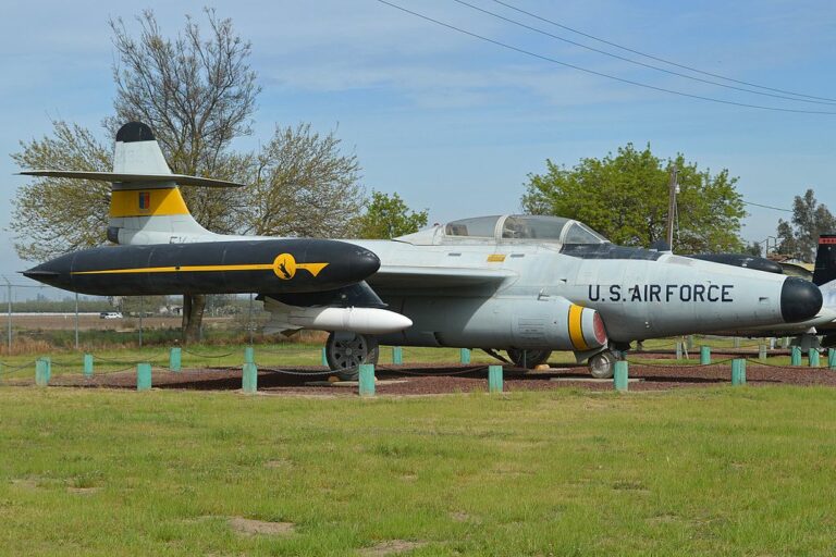 Northrop F-89 Scorpion: The First Combat Aircraft Armed with Air-to-Air ...