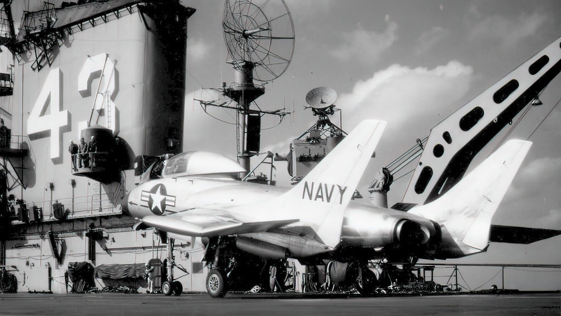Vought F7U Cutlass Was US Navy’s Big Flying Problem - Jets ’n’ Props