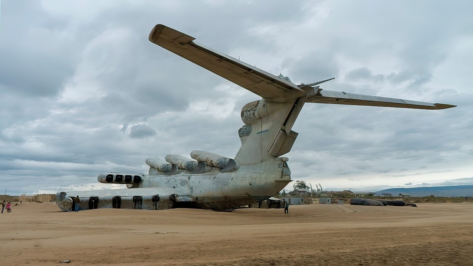 The Caspian Sea Monster Lun-Class MD-160 - Jets ’n’ Props