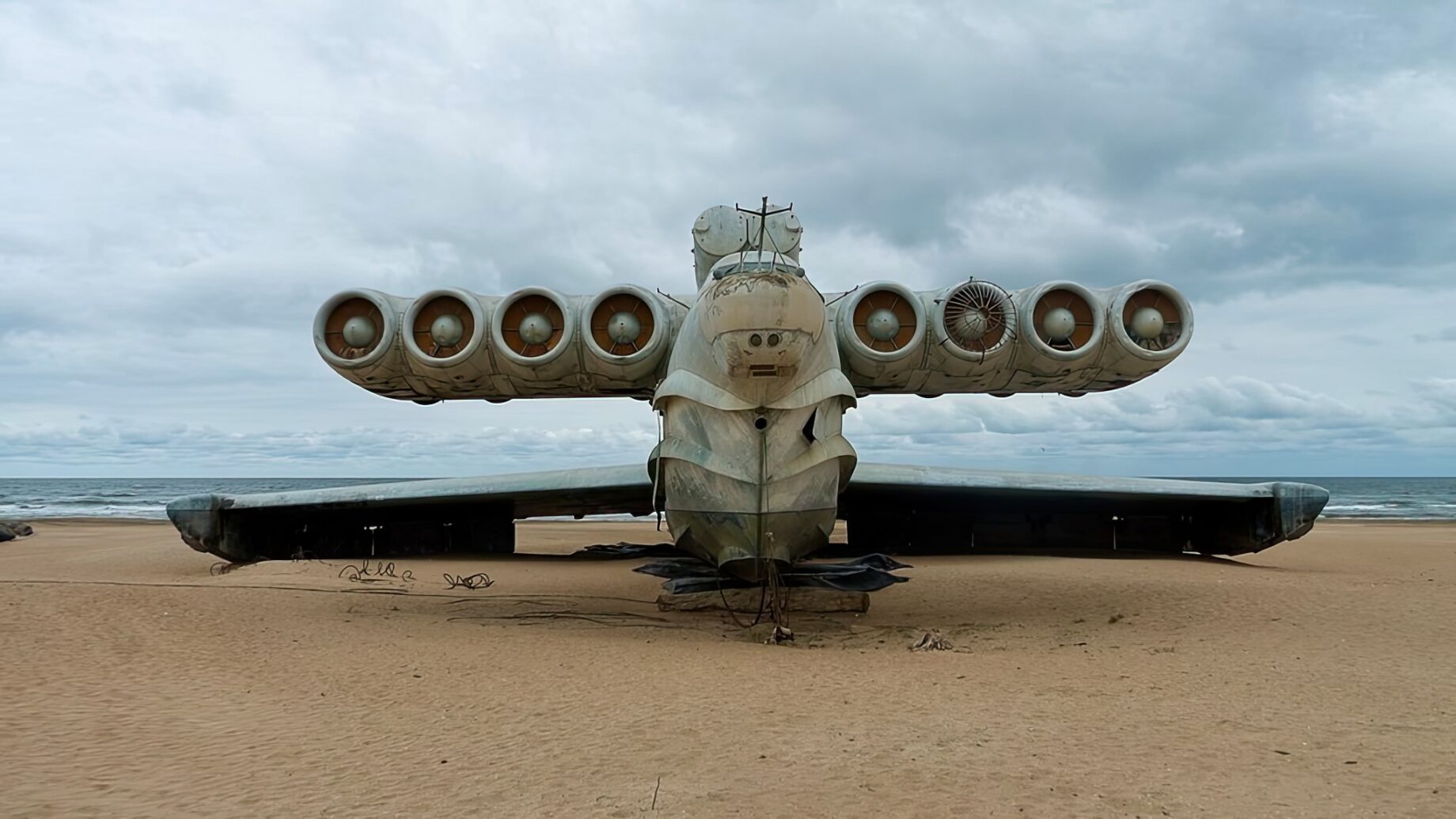 The Caspian Sea Monster Lun-Class MD-160 - Jets ’n’ Props