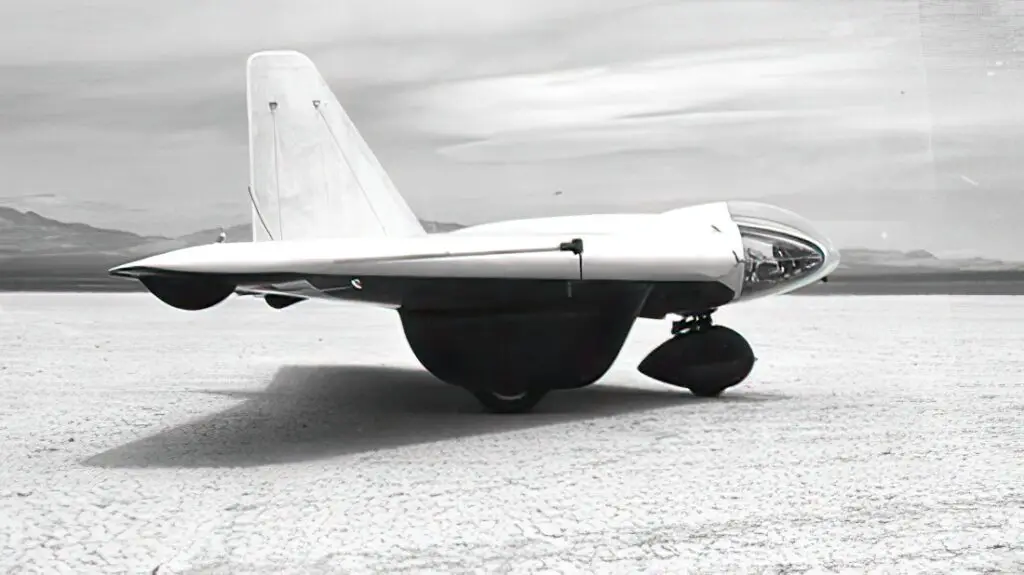 Pilots Flew This Gloster Meteor Lying in Prone Position - Jets ’n’ Props