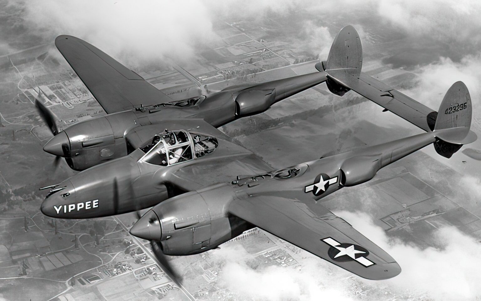 De Havilland Mosquito and P-38 Lightning: A Deceptive Similarity - Jets ...