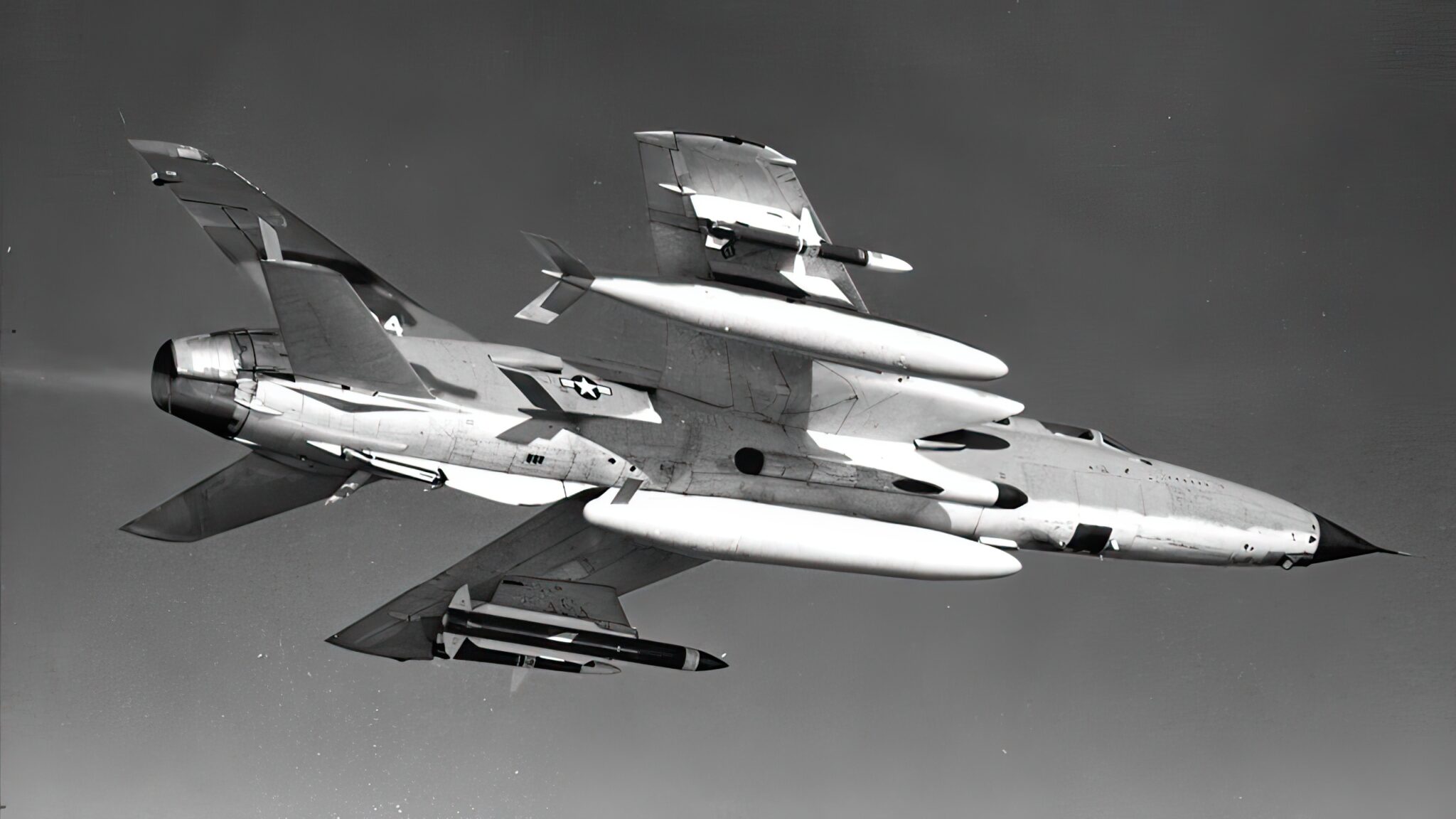 Why We Love the F-105 Thunderchief - Jets ’n’ Props