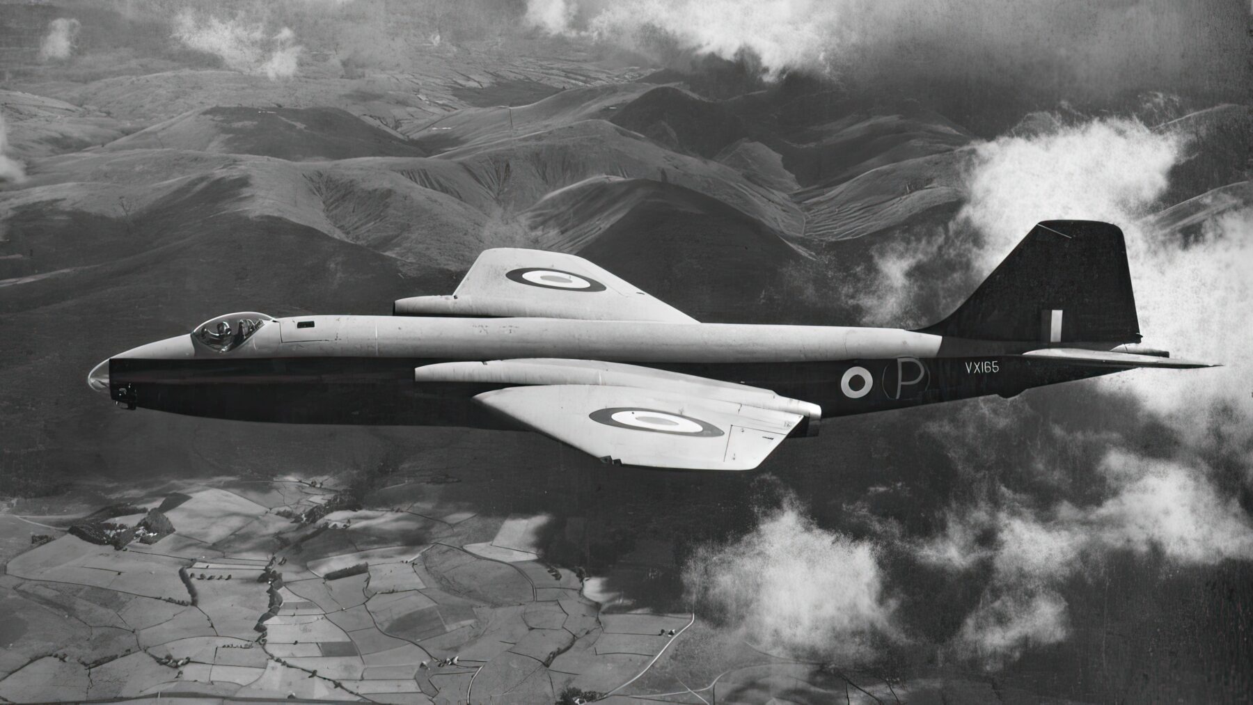 English Electric Canberra: First Generation Jet Bomber - Jets ’n’ Props