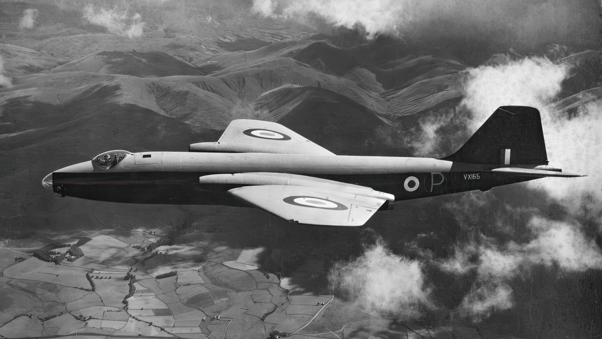 English Electric Canberra: First Generation Jet Bomber - Jets ’n’ Props