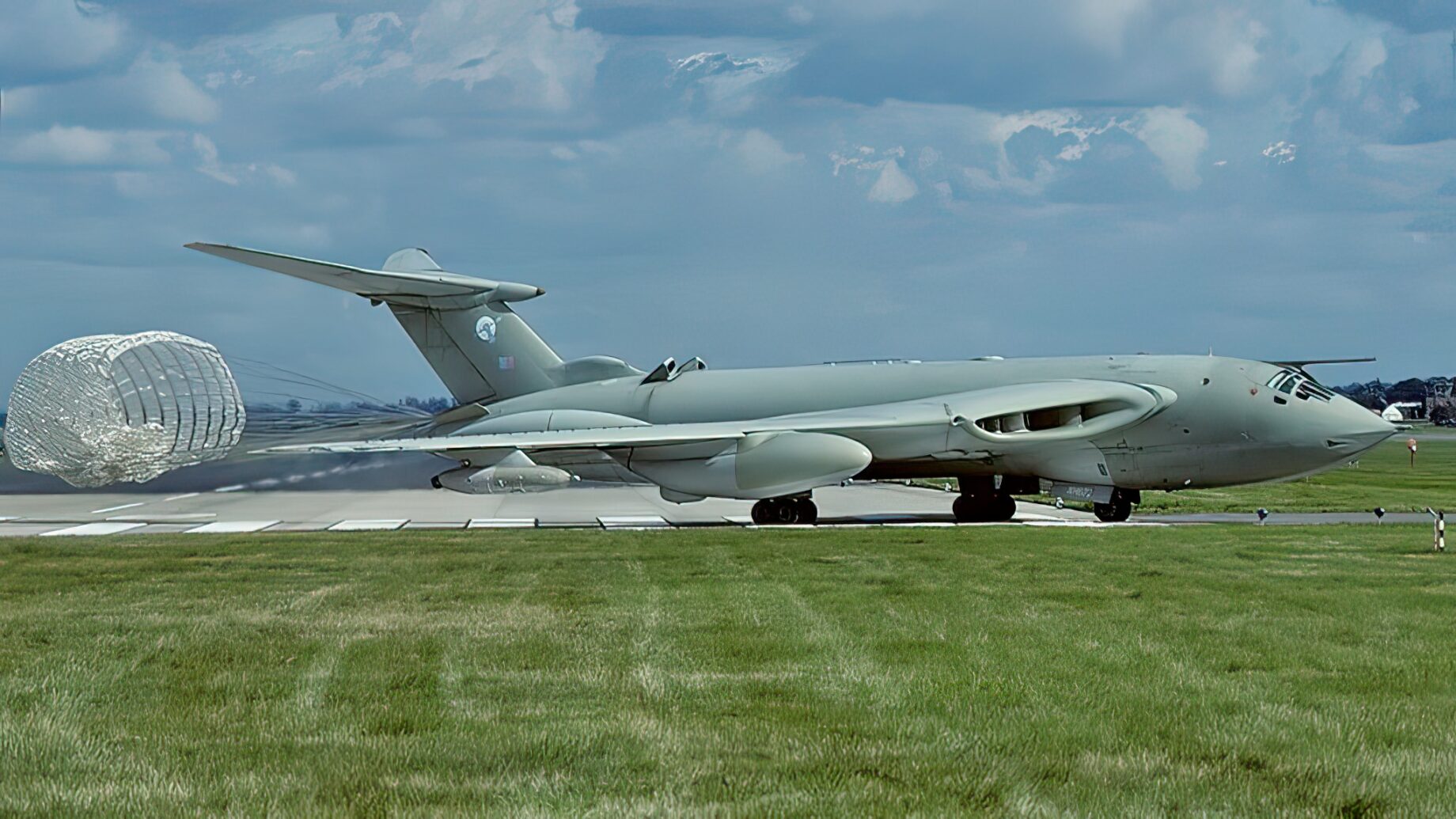 The Handley Page Victor: A Cold War Legacy - Jets ’n’ Props