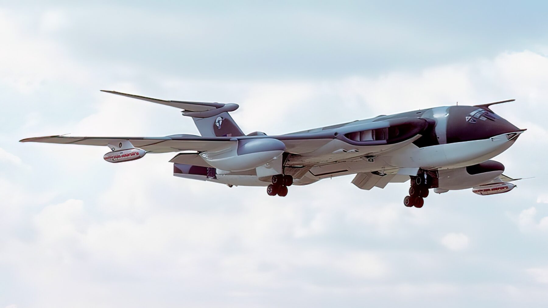 The Handley Page Victor: A Cold War Legacy - Jets ’n’ Props