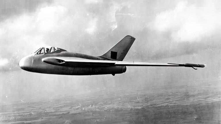 Flying De Havilland DH 108 "Swallow": A Flying Death Trap - Jets ’n’ Props