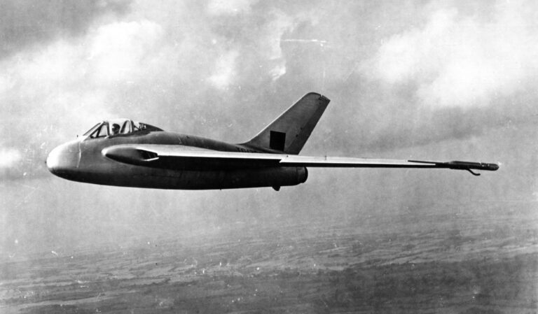 Flying De Havilland DH 108 "Swallow": A Flying Death Trap - Jets ’n’ Props