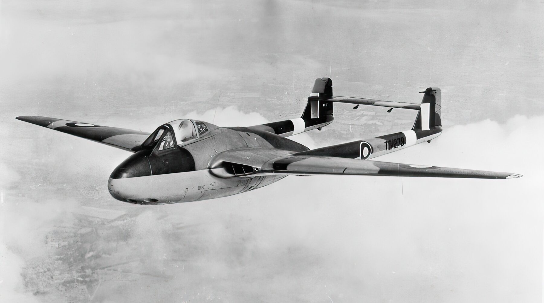 Pioneering Technology: The de Havilland Vampire - Jets ’n’ Props