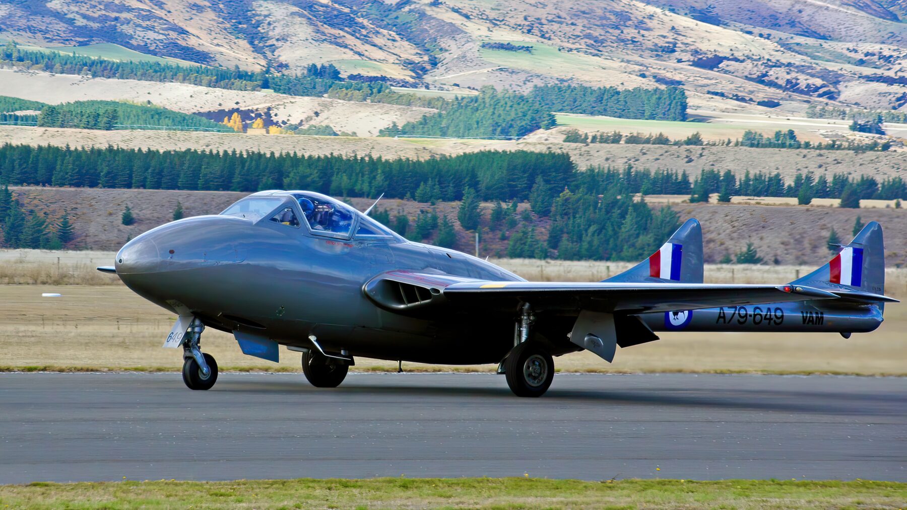 Pioneering Technology: The de Havilland Vampire - Jets ’n’ Props