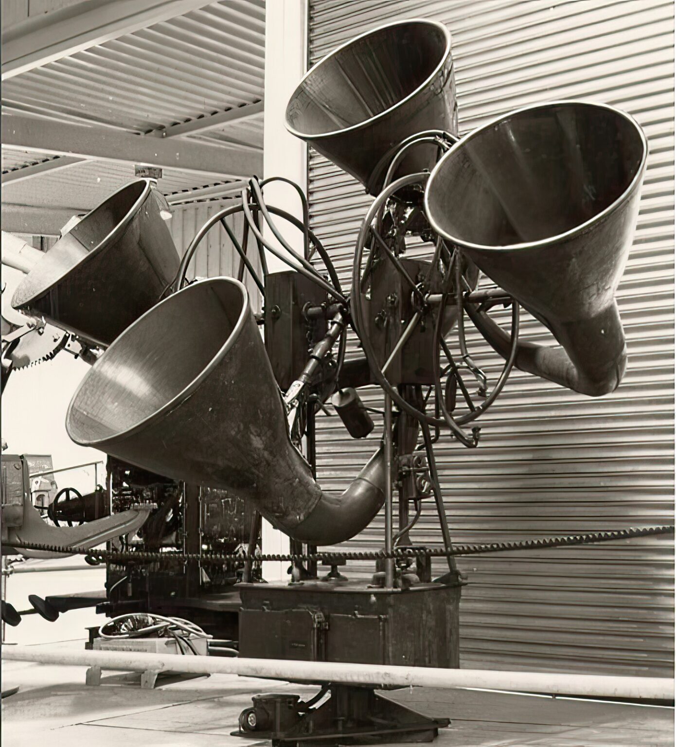 Sound Trumpets and Mirrors: Spotting Aircraft Before Radars - Jets ’n ...