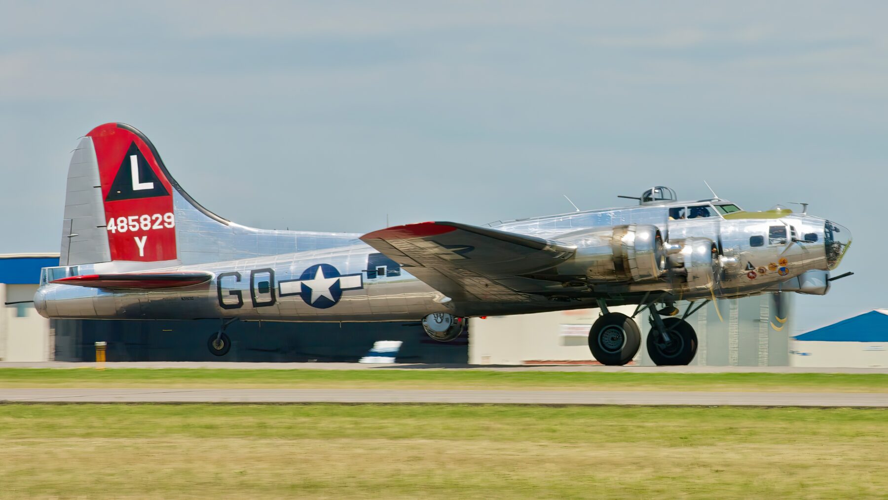 Historic B-17s Grounded Over Safety Concerns - Jets ’n’ Props