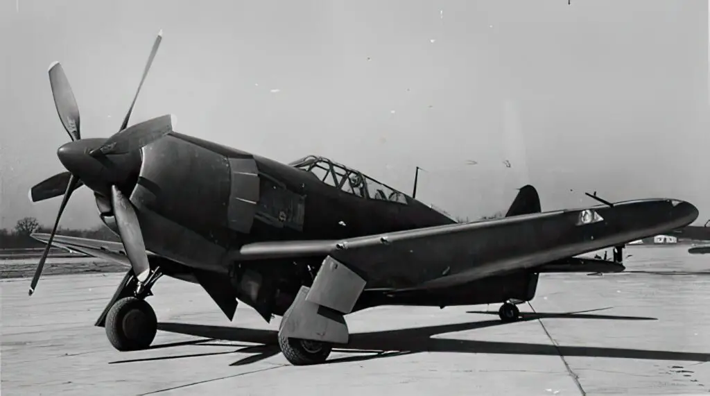 The Curtiss P-60: An Ambitious Attempt to Improve the P-40 Warhawk ...