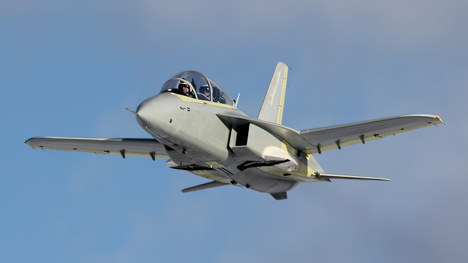 Winged Mavericks: The Bold Path of Forward-Swept Mid wing Aircraft ...