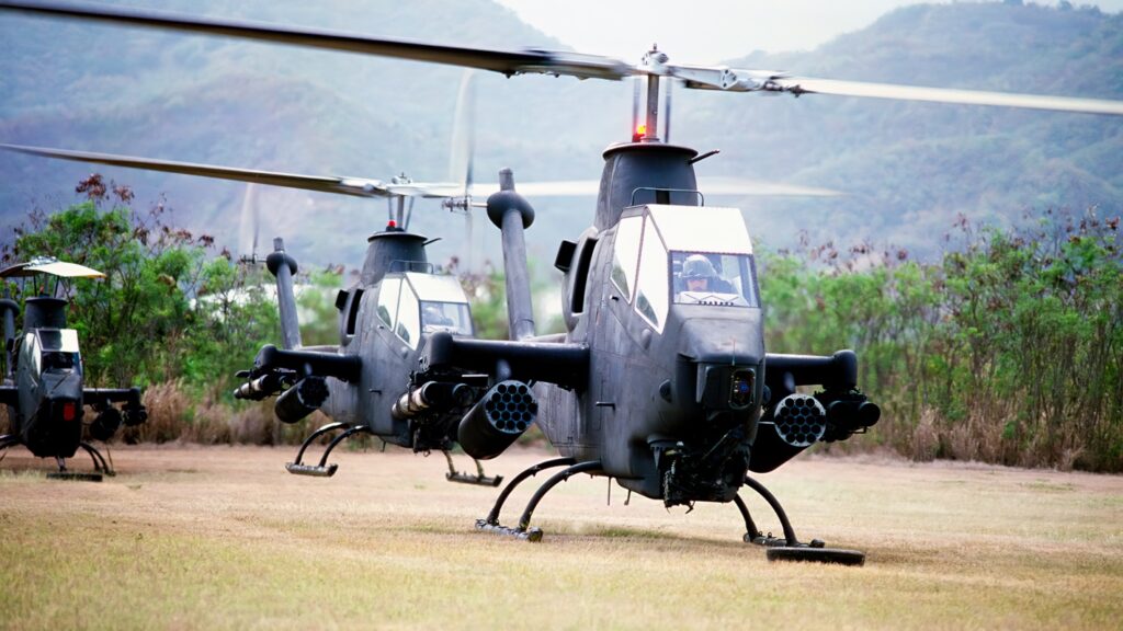 Bell AH-1 Cobra: The Sky's Rattling Serpent - Jets ’n’ Props