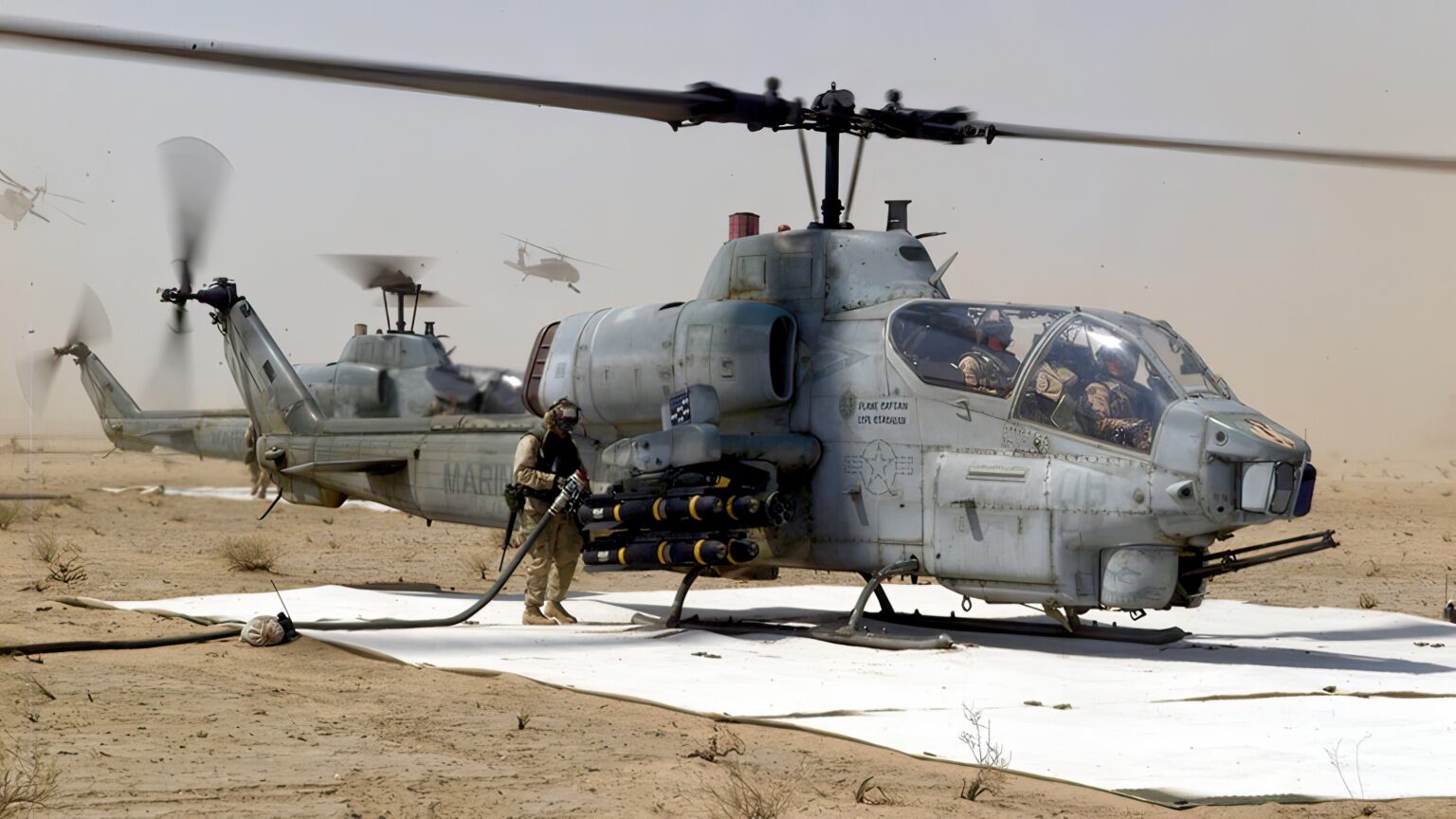 Bell AH-1 Cobra: The Sky's Rattling Serpent - Jets ’n’ Props