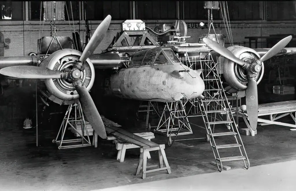 The Focke-Wulf Ta 154 Moskito: Germany's WW2 Night Hunter - Jets ’n’ Props