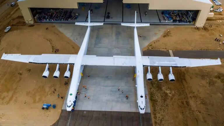Stratolaunch Roc: The World’s Largest Aircraft - Jets ’n’ Props