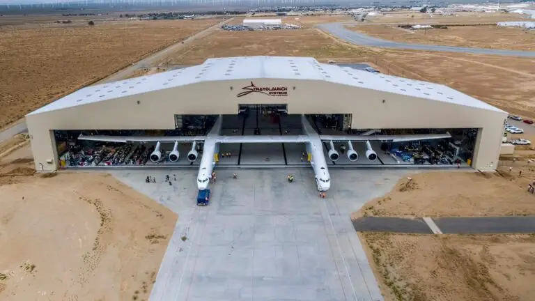 Stratolaunch Roc: The World’s Largest Aircraft - Jets ’n’ Props
