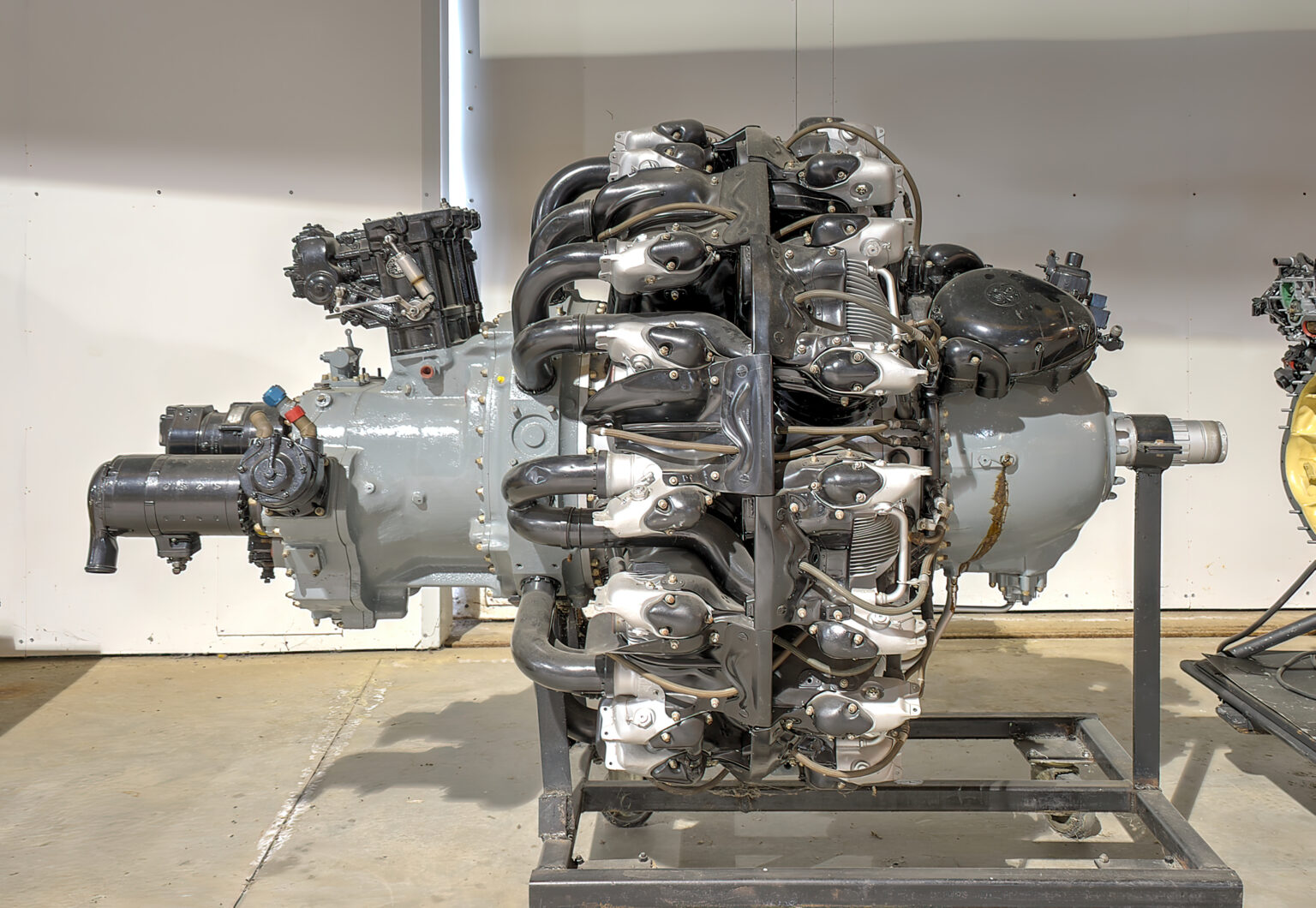 The Last of Its Kind: The Grumman F8F Bearcat - Jets ’n’ Props