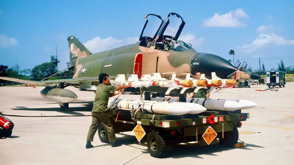 McDonnell Douglas F-4 Phantom II: Power Unleashed - Jets ’n’ Props