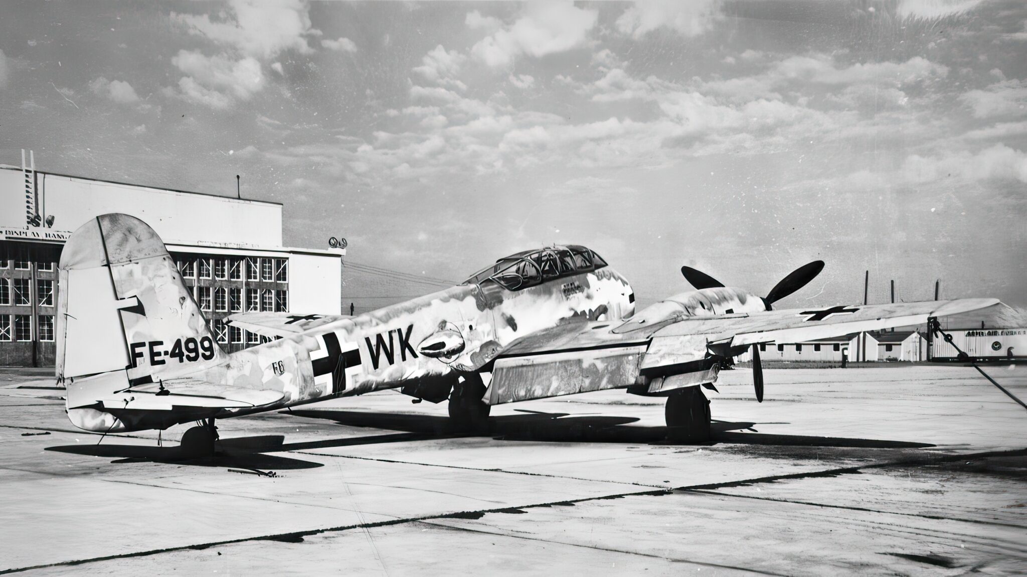 Messerschmitt Me 410 Hornisse: A Me 210 on Steroids - Jets ’n’ Props