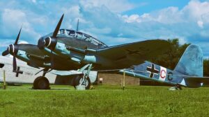 Messerschmitt Me 410 Hornisse: A Me 210 on Steroids - Jets ’n’ Props