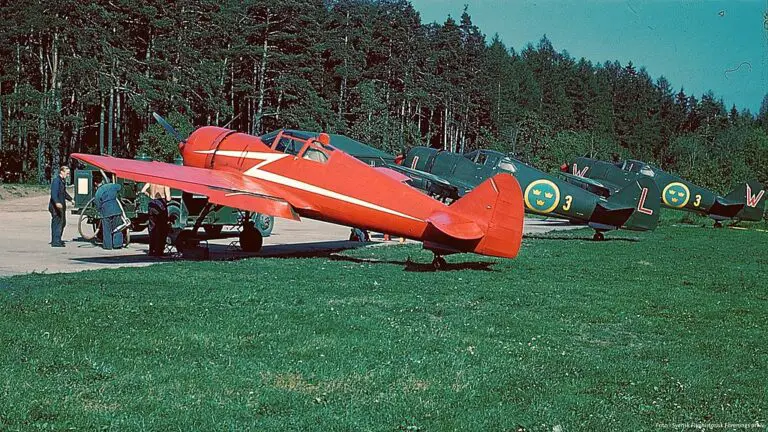 Sweden's Hidden Gem: The FFVS J 22 - Jets ’n’ Props