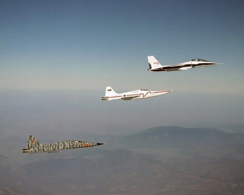 Changing the Sound of Speed: The Sonic Quest of NASA's F-5 - Jets ’n’ Props