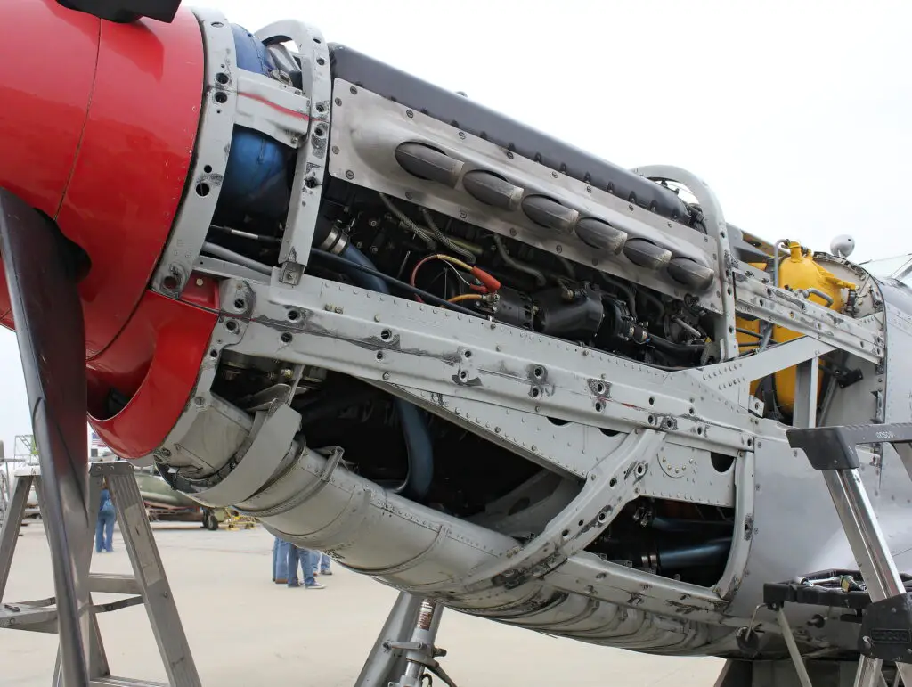 Powerhouse in the Sky: Rolls-Royce Packard Merlin Engine - Jets ’n’ Props