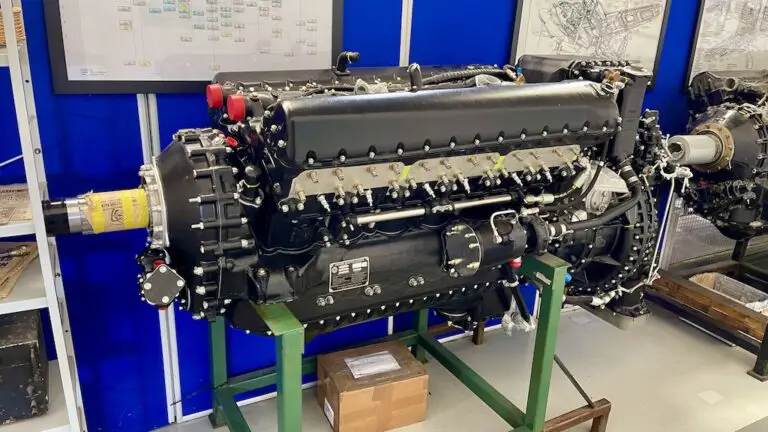 Powerhouse in the Sky: Rolls-Royce Packard Merlin Engine - Jets ’n’ Props