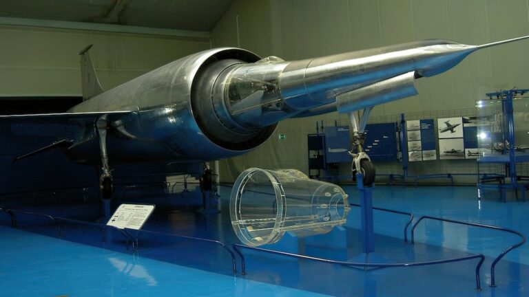 The Futuristic Vision of the Leduc 022 - Jets ’n’ Props