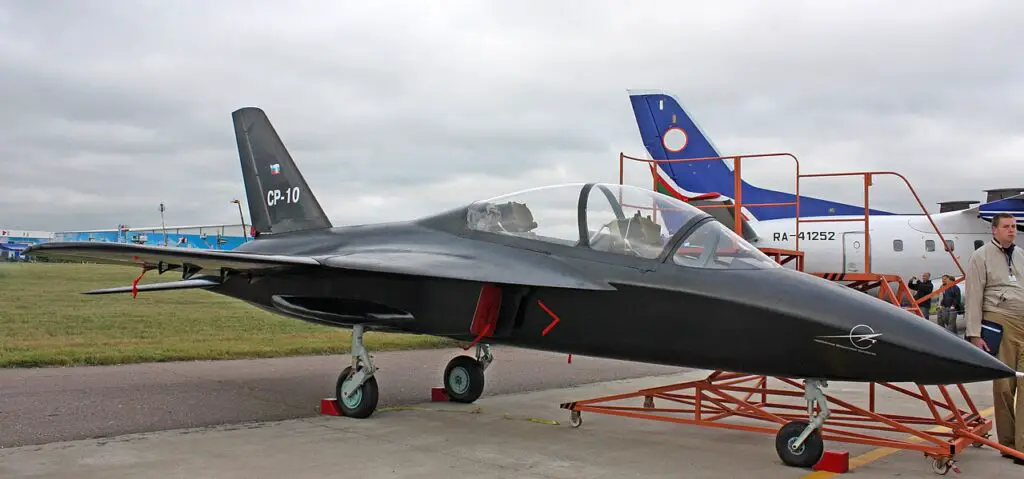 Unveiling the SR-10: The Latest in Forward-Swept Wings - Jets ’n’ Props