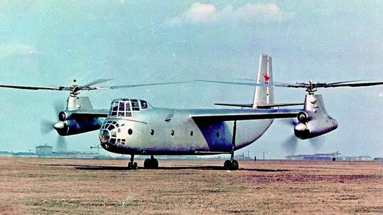 The Kamov Ka-22: Bridging Helicopters and Airplanes - Jets ’n’ Props