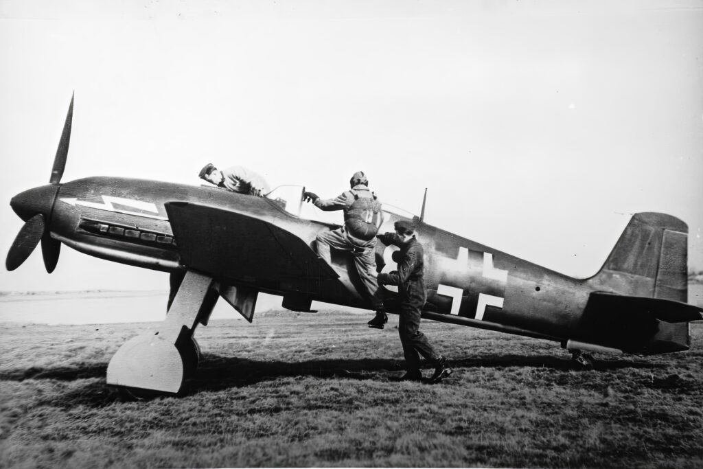 The He-100: Germany's Forgotten Speed Demon - Jets ’n’ Props
