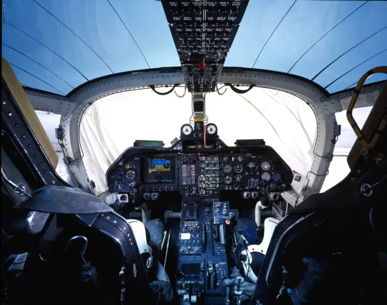 The Bell XV-15: Revolutionizing Flight with Tilt-Rotor Technology ...